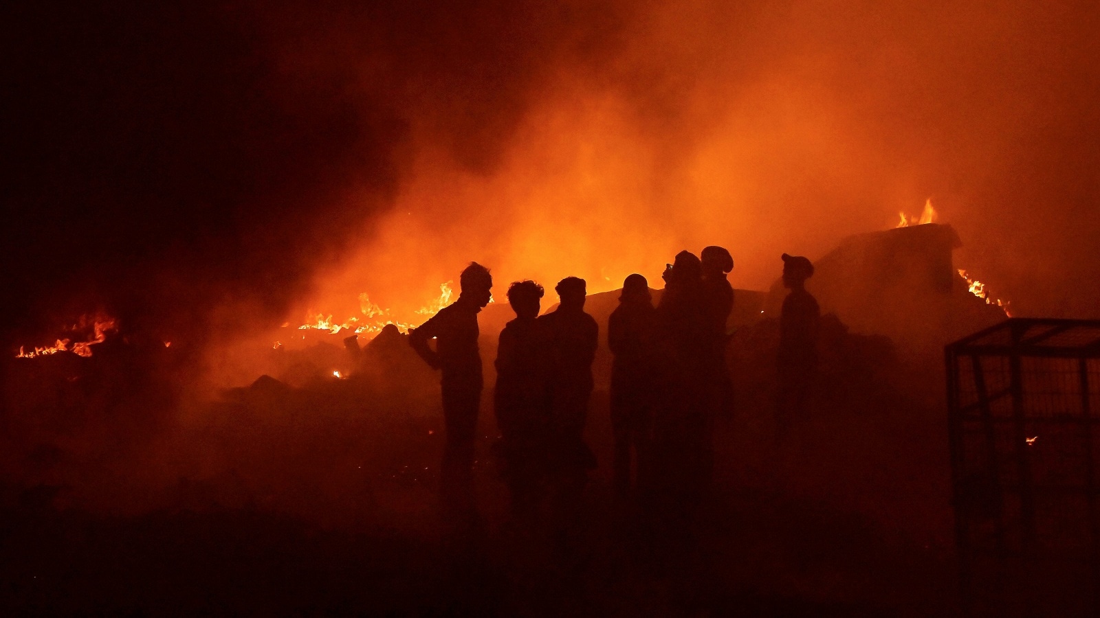 North 24 Parganas: A slum fire near Kolkata sparks political row amid ...