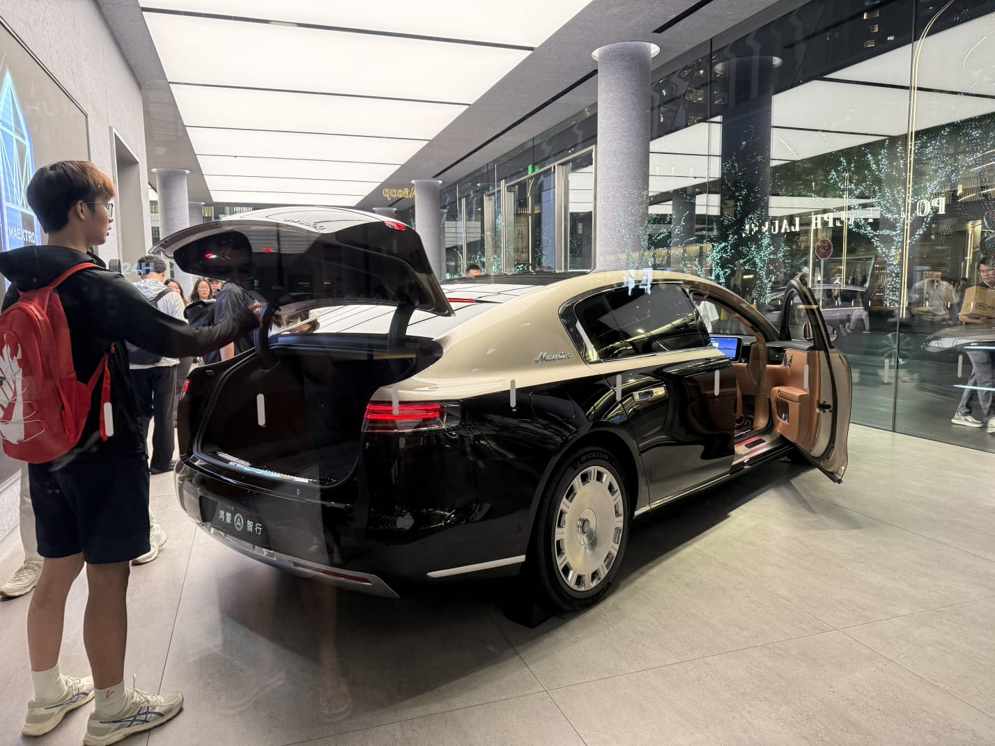 Huawei’s Maextro S800 is outselling the Porsche Panamera in China’s ...