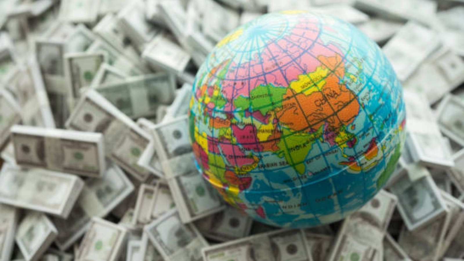 Top 10 richest countries in 2025