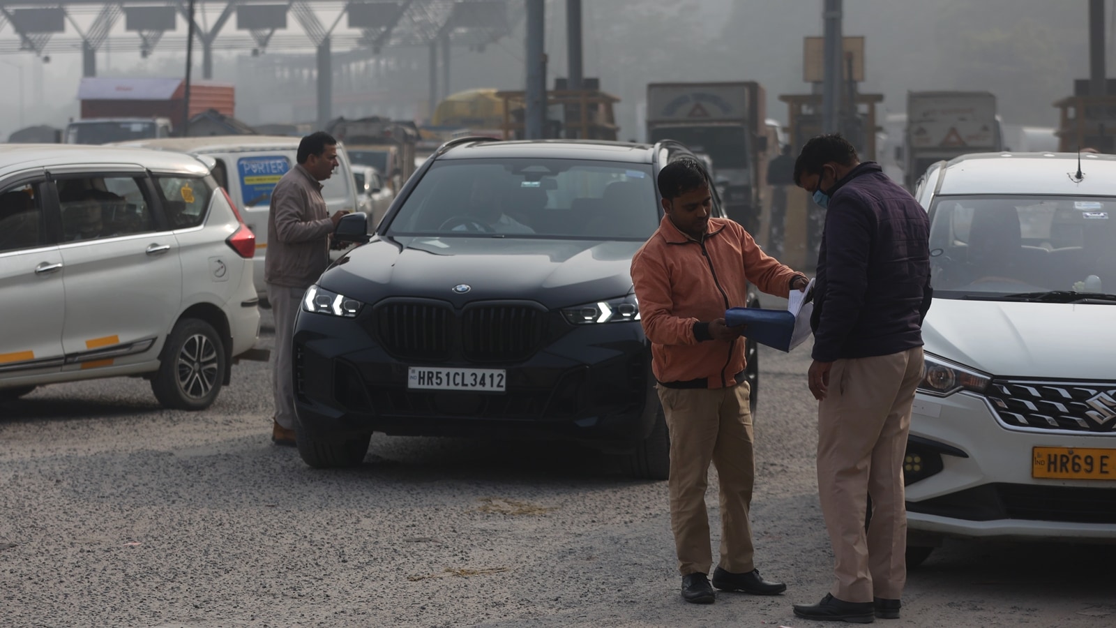 As BS-VI rule kicks off in Delhi, cars race past at Badarpur; at ...