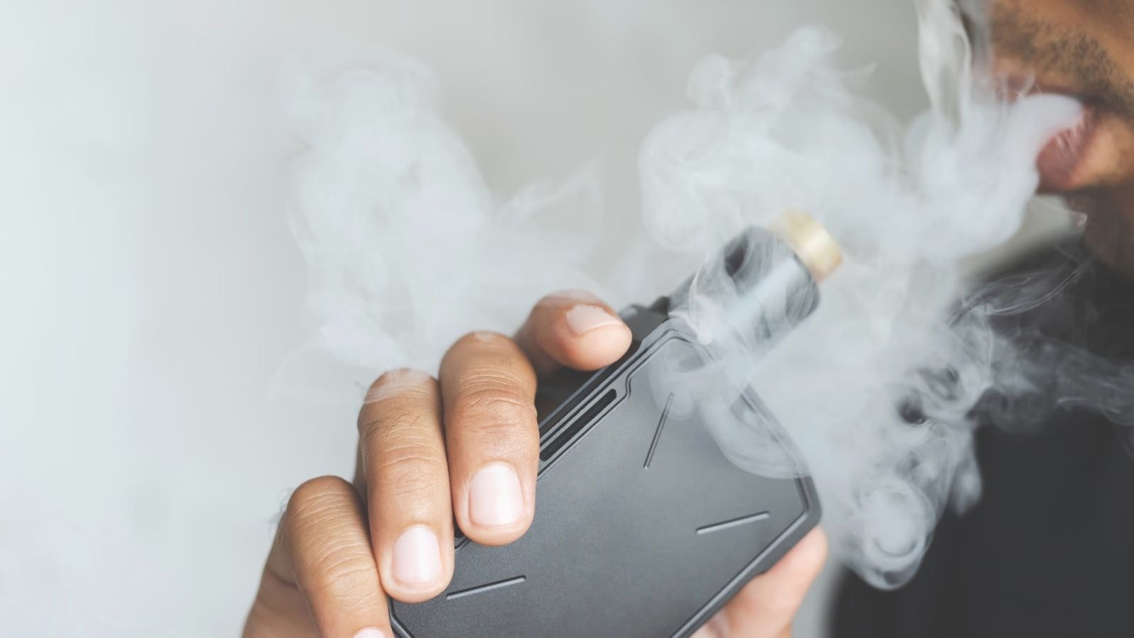 Smokers switching to e-cigarettes have an increased heart attack risk ...