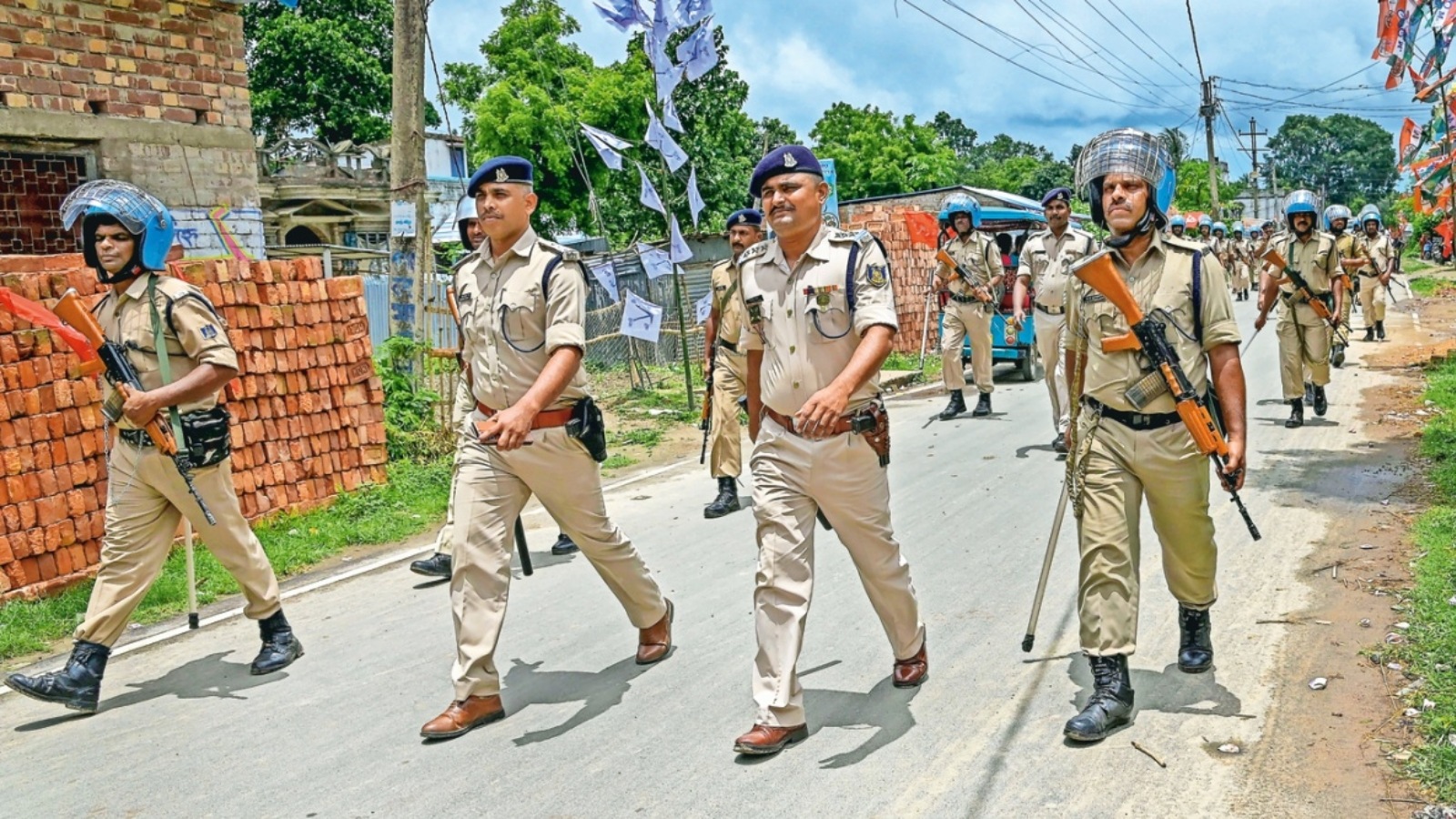 Pedestrian among 2 injured in firing during group clash in Gujarat’s ...