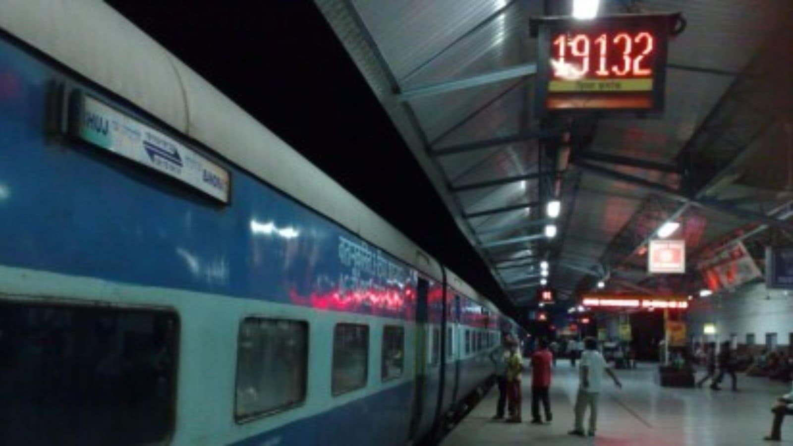Indian Railways offers 3% discount on RailOne App unreserved tickets ...