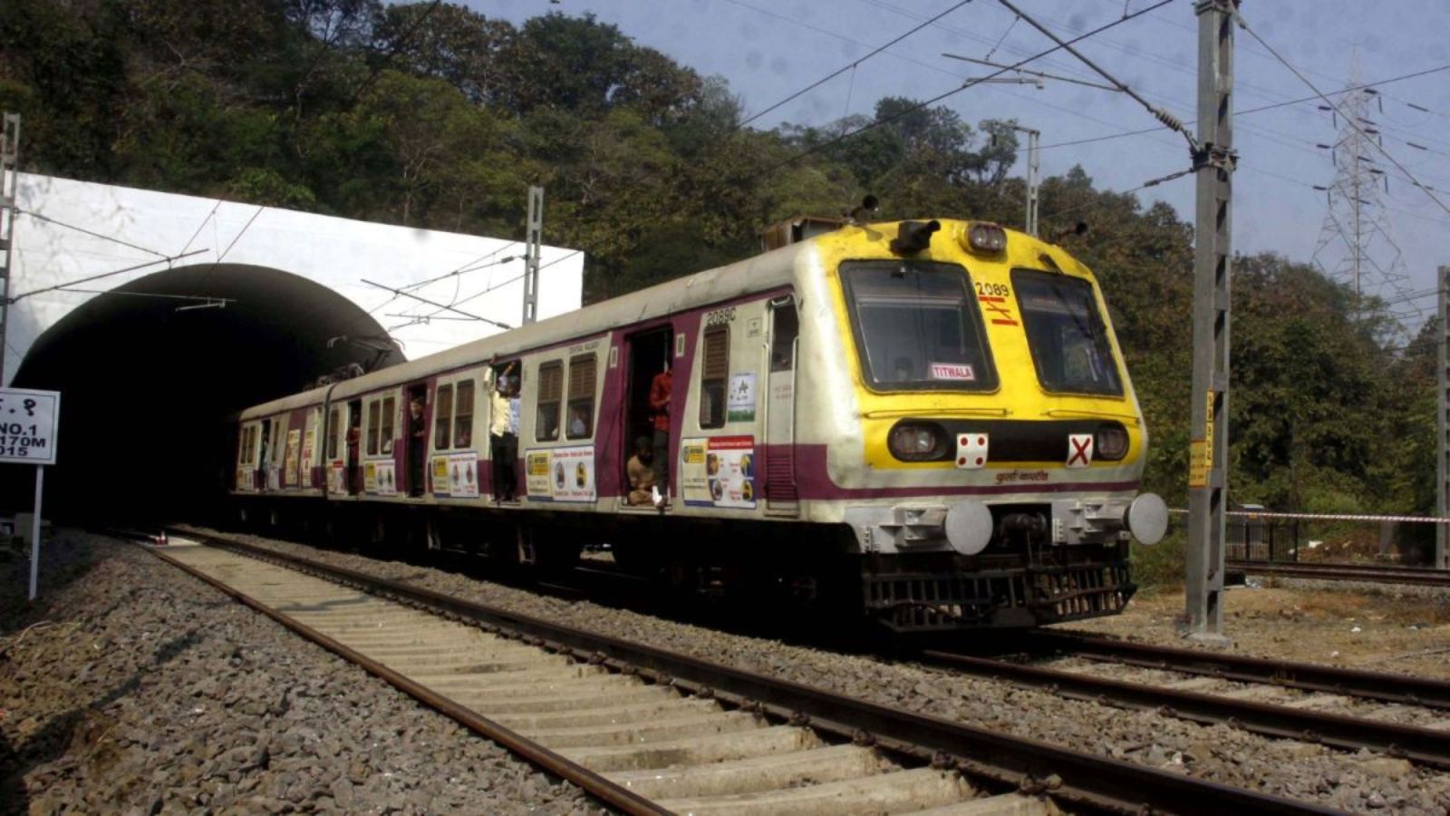 Central Railway to operate mega block on Main, Harbour lines tomorrow ...