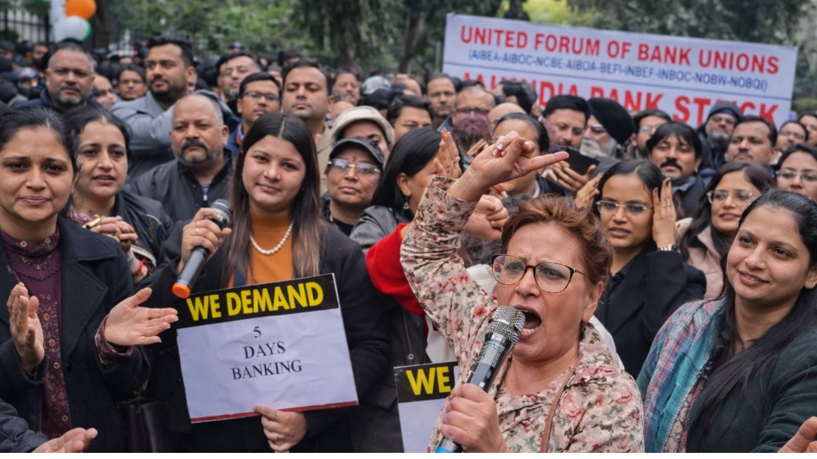 All-India Bank Strike Jan 27: UFBU Stages Massive Rally in Jalandhar ...