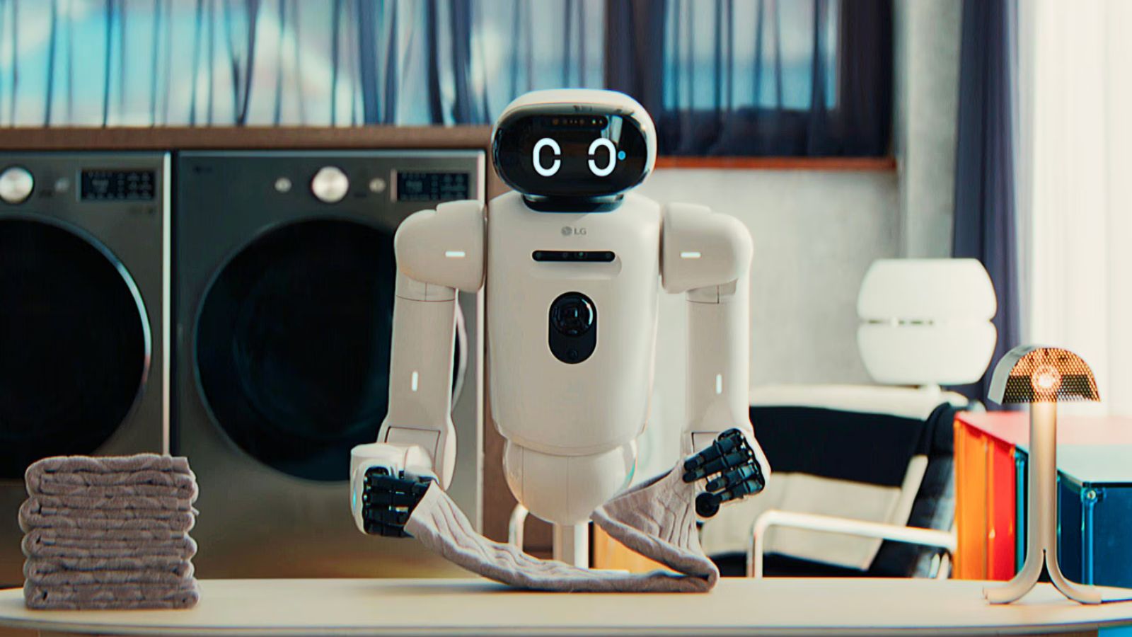 LG’s new home robot can cook breakfast and learn your routine ...