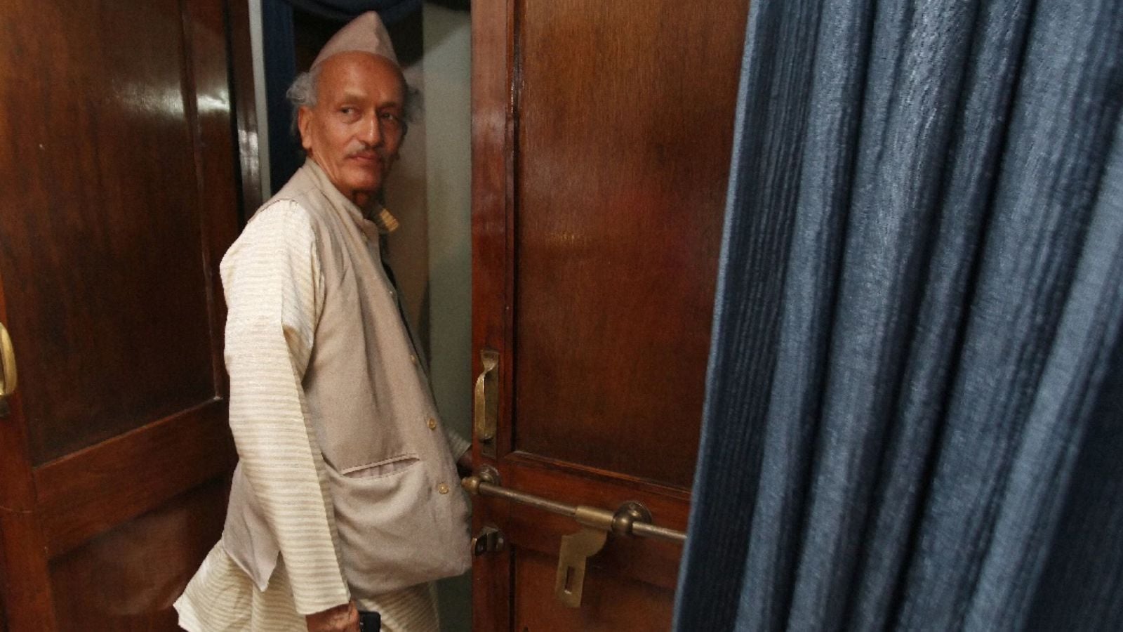 Opposition Slams Padma Bhushan for Bhagat Singh Koshyari, Calls It ...