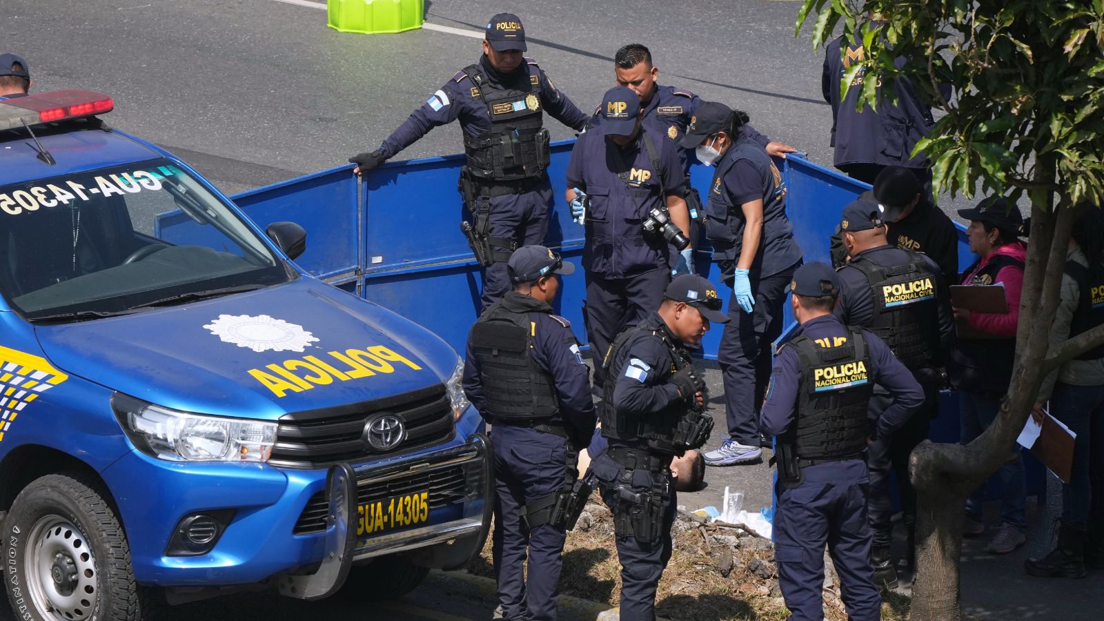 Gang violence in Guatemala kills 7 police officers after inmates take ...