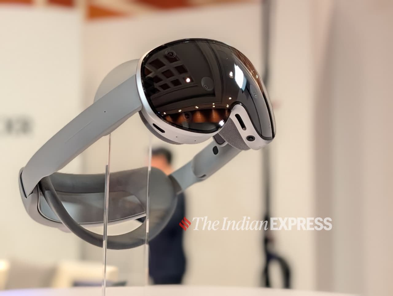 I tried the Samsung Galaxy XR mixed-reality headset at CES 2026. It’s ...