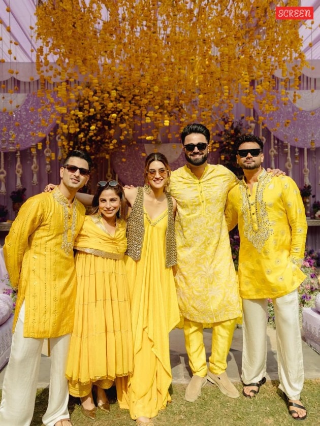 Inside Nupur Sanon’s wedding: Kriti Sanon waits for the kalira to fall ...