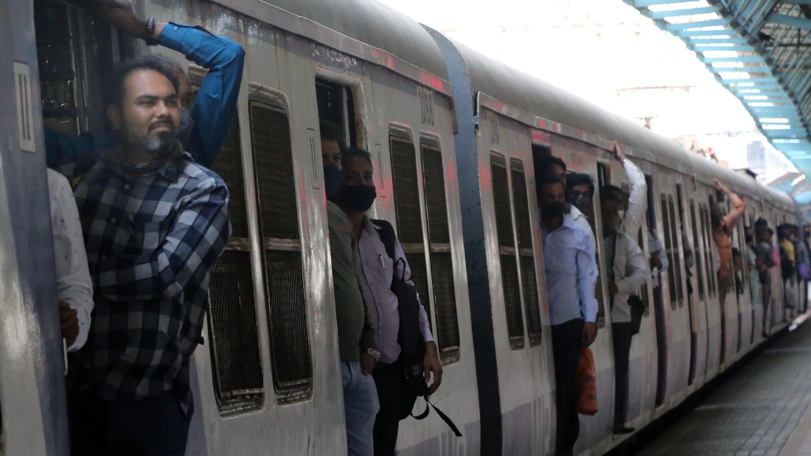 Mumbai suburban railway to conduct safety trials for 18-car local ...