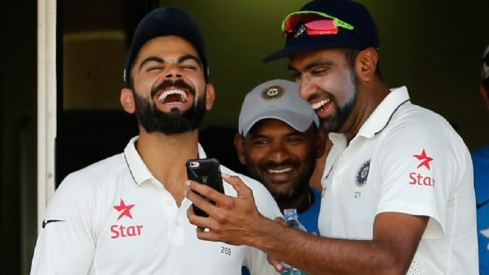 Ravichandran Ashwin reacts to fan war claims after chat with Virat ...