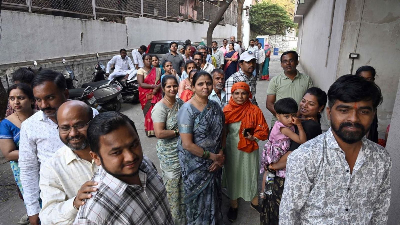 Voting largely peaceful despite minor clashes, say cops | Mumbai News ...