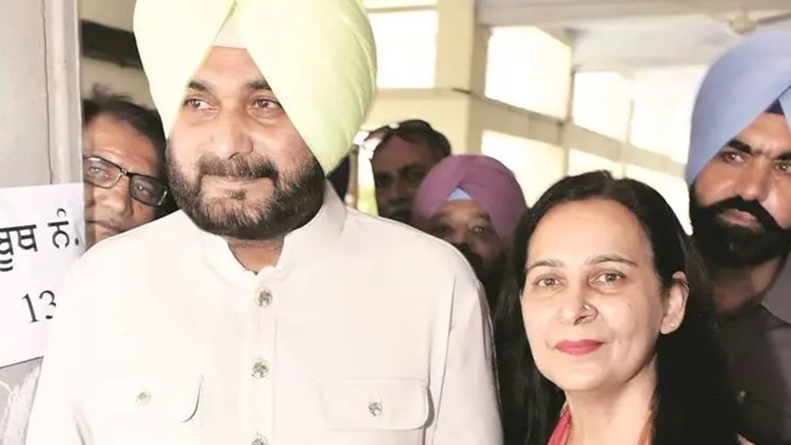 Navjot Kaur Sidhu alleges Rs 2,400 crore scam, land grab against Raja ...