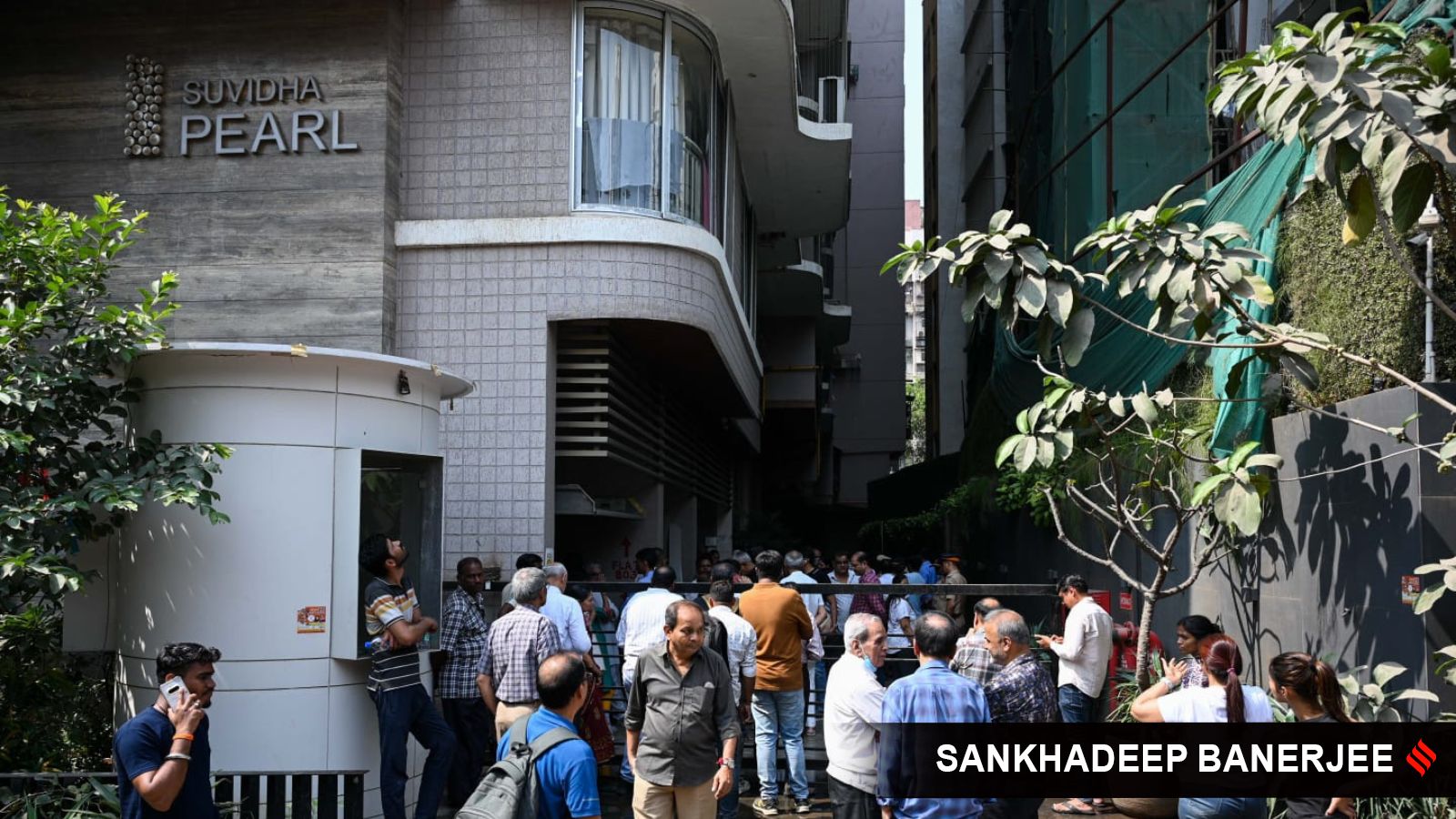 1 woman dead, another injured in fire at Vile Parle high-rise apartment ...