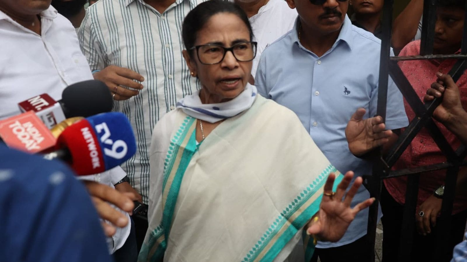 TMC in disarray, Mamata Banerjee targets turncoats with ‘Girgit’ poem ...