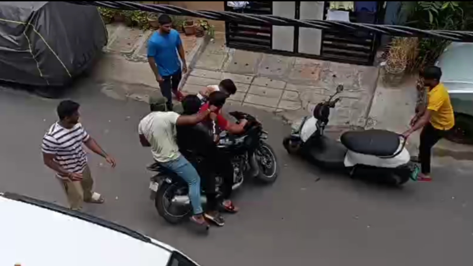 Bengaluru gym trainee, friends assault trainer after WhatsApp dispute ...