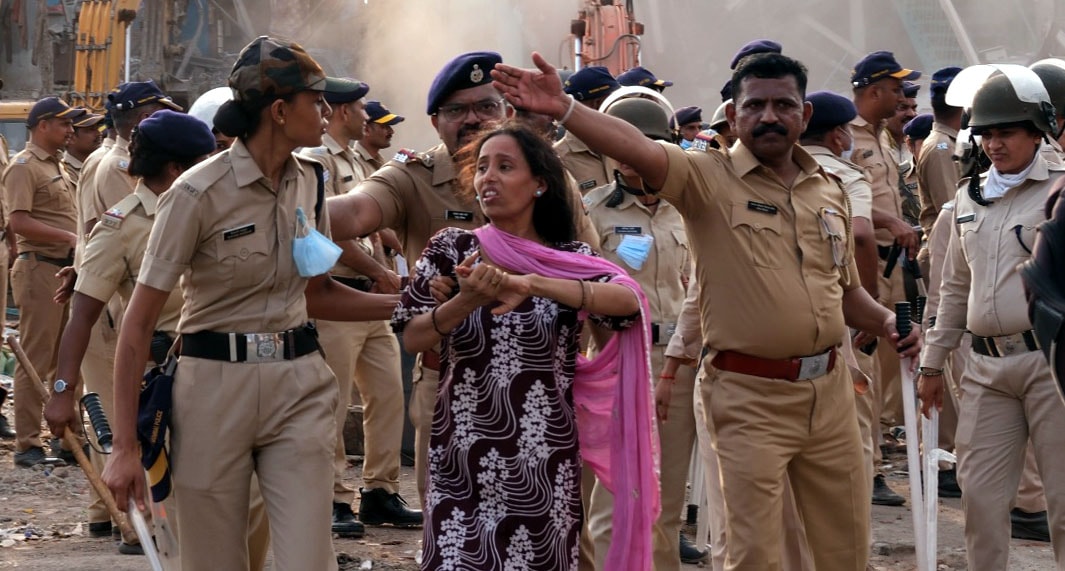 Second day of drive: Clashes break out at Bandra demolition drive as ...