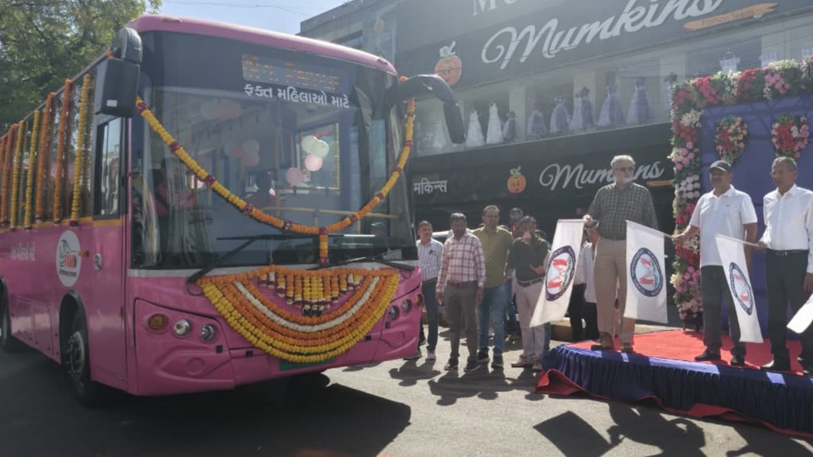 Most female riders still not using Pink Smart Cards in Delhi, mandatory ...