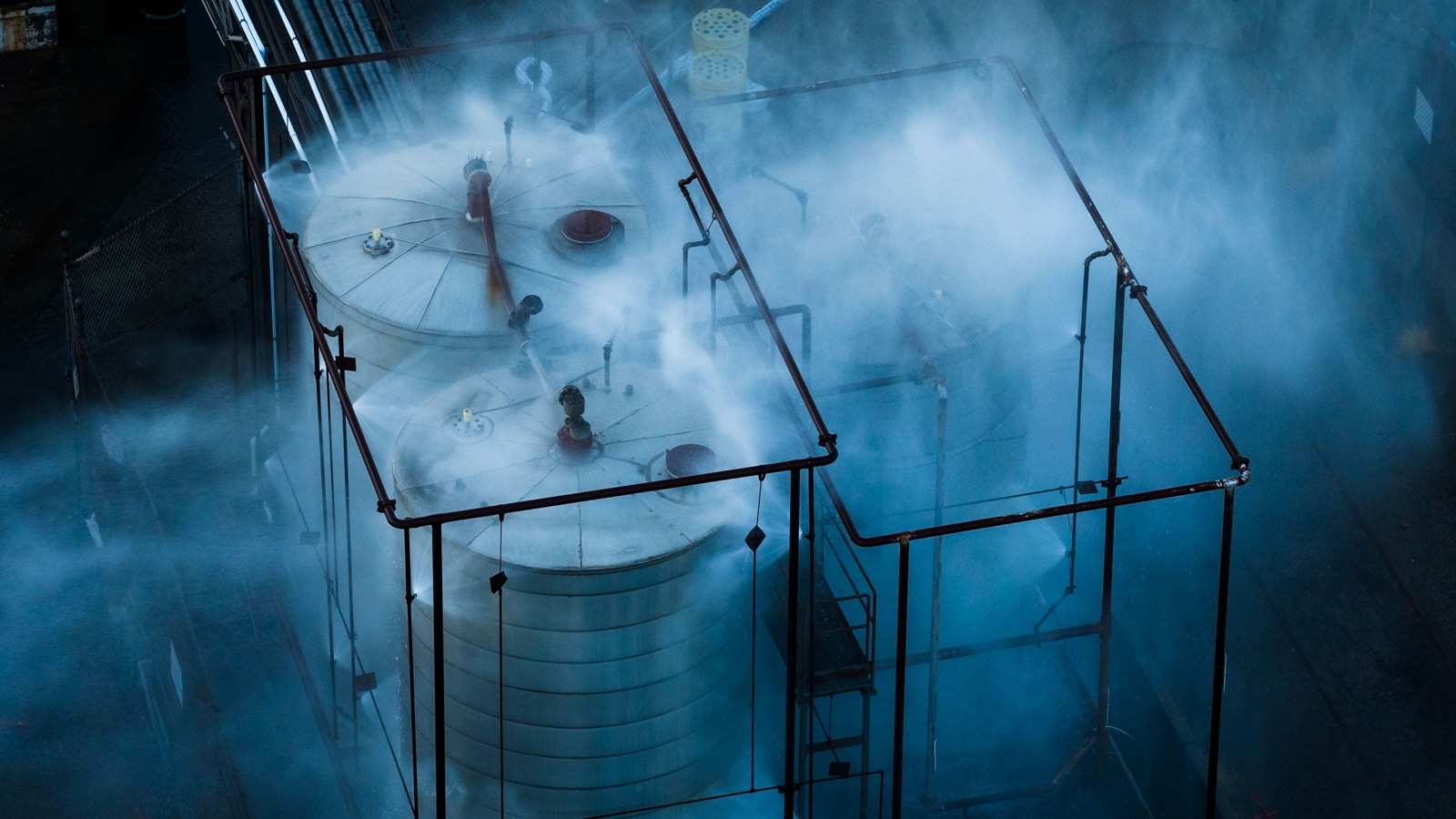 Southern California chemical tank at risk of exploding as 50,000 ...