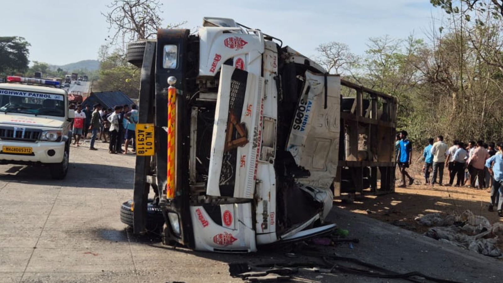 13 killed, 30 injured as trailer rams wedding party tempo in Palghar ...