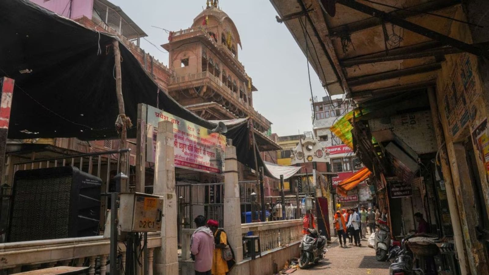 Traditional religious practices may be restored at Banke Bihari but by ...