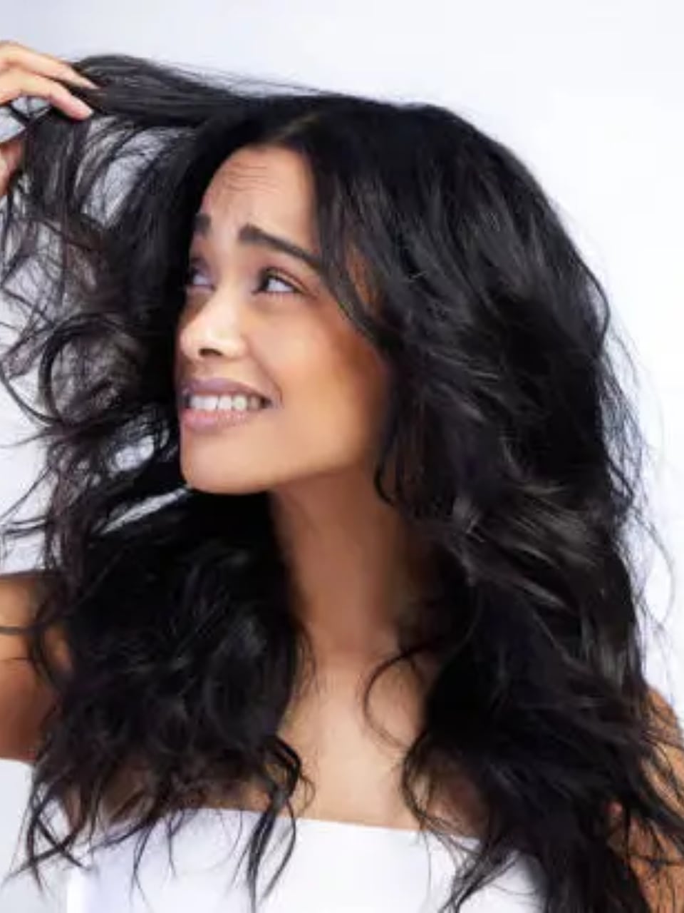 Natural remedies to tame frizzy hair