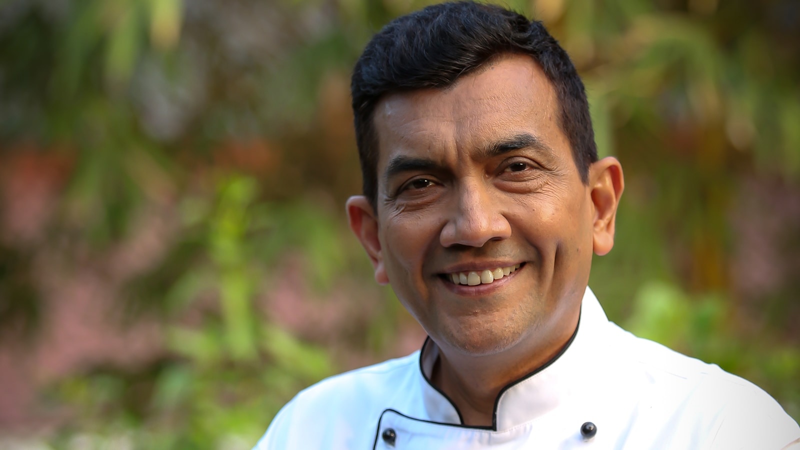 Sanjeev Kapoor Reveals Why Airline Food Is Chilled and Reheated—Expert ...