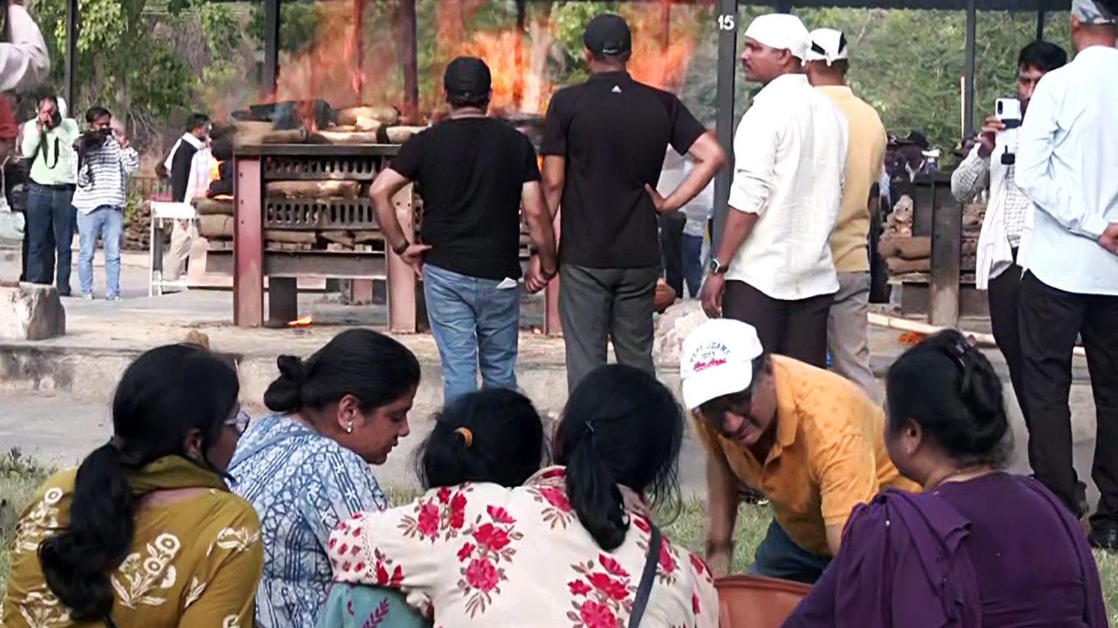 Twisha Sharma cremated after second autopsy, 12 days after her death ...