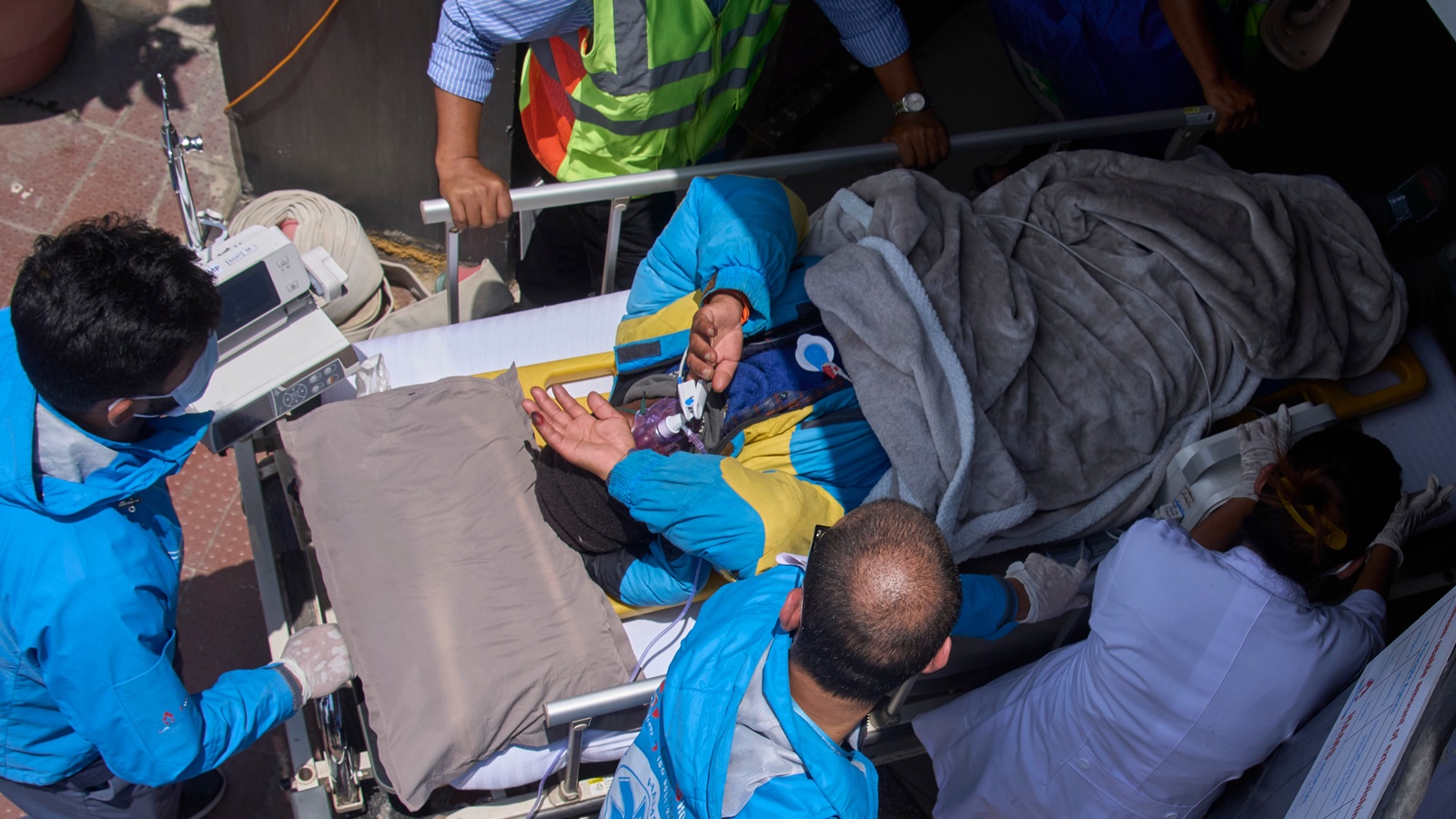 Declared dead on Everest, Nepali Sherpa crawls back alive as funeral ...