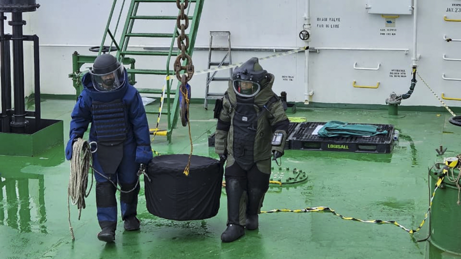 Indian Navy removes unexploded missile warhead from Kochi-bound oil ...
