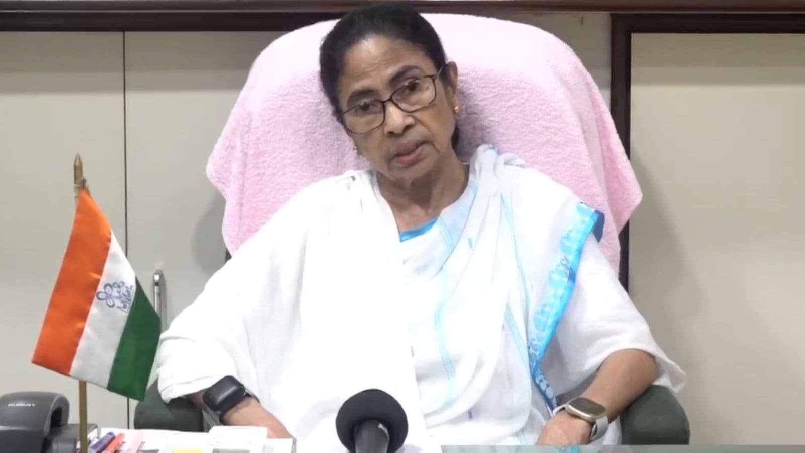 Mamata Banerjee Address Live Updates: Mamata claims police threats to ...
