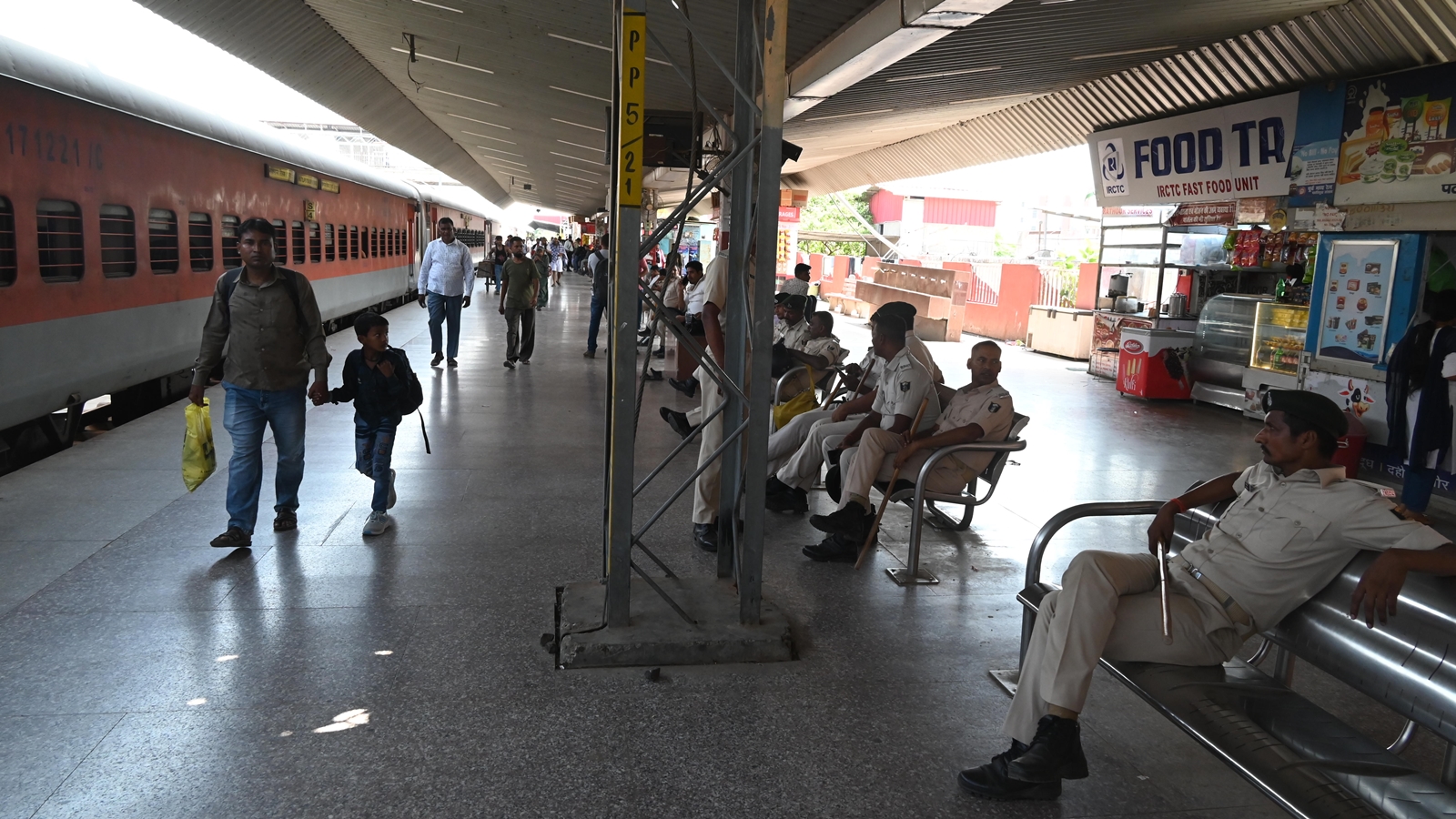 Bihar Police exam: Railways announces 30+ special trains to avoid ...
