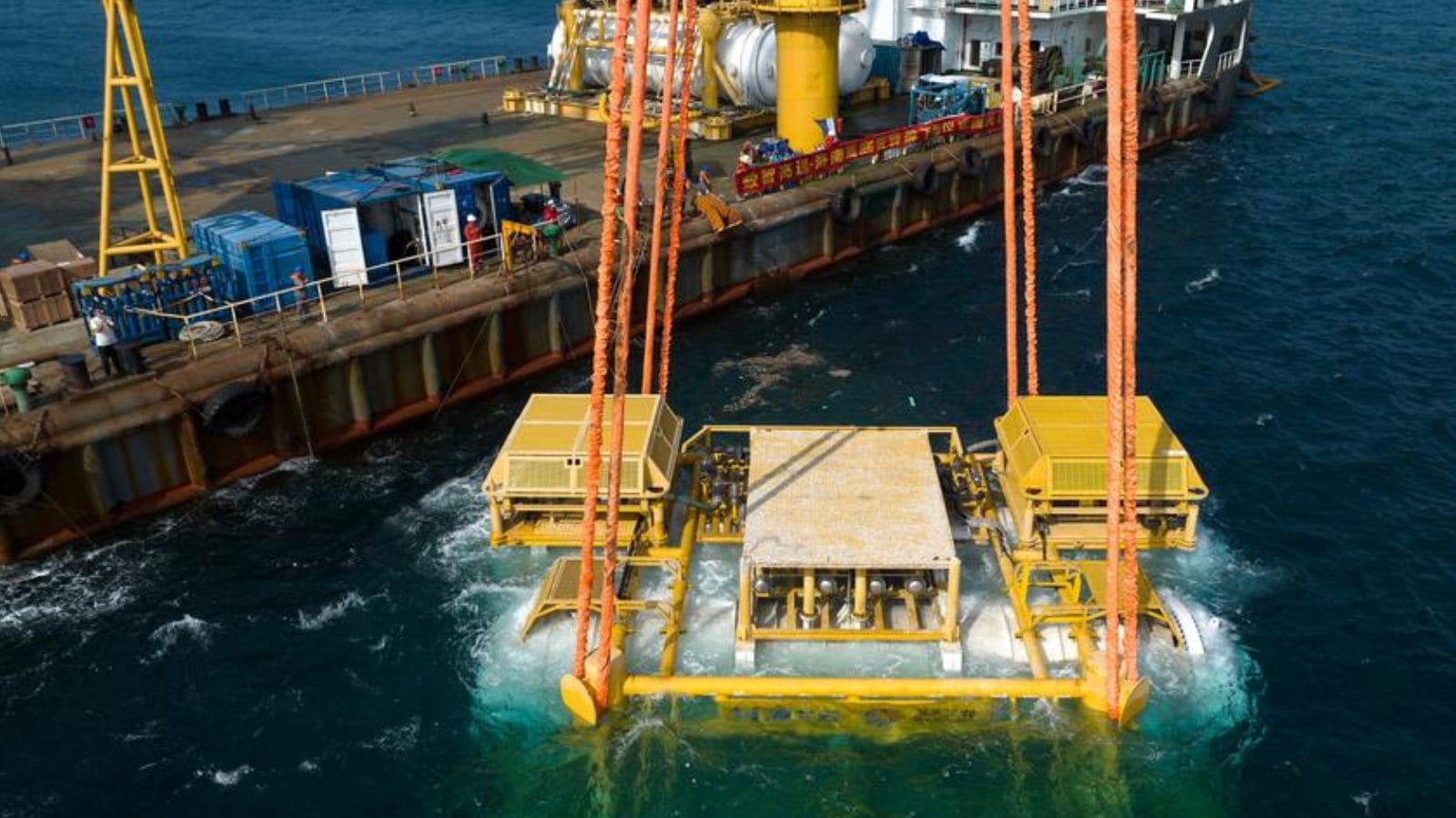How China built the world's first wind-powered underwater data centre ...