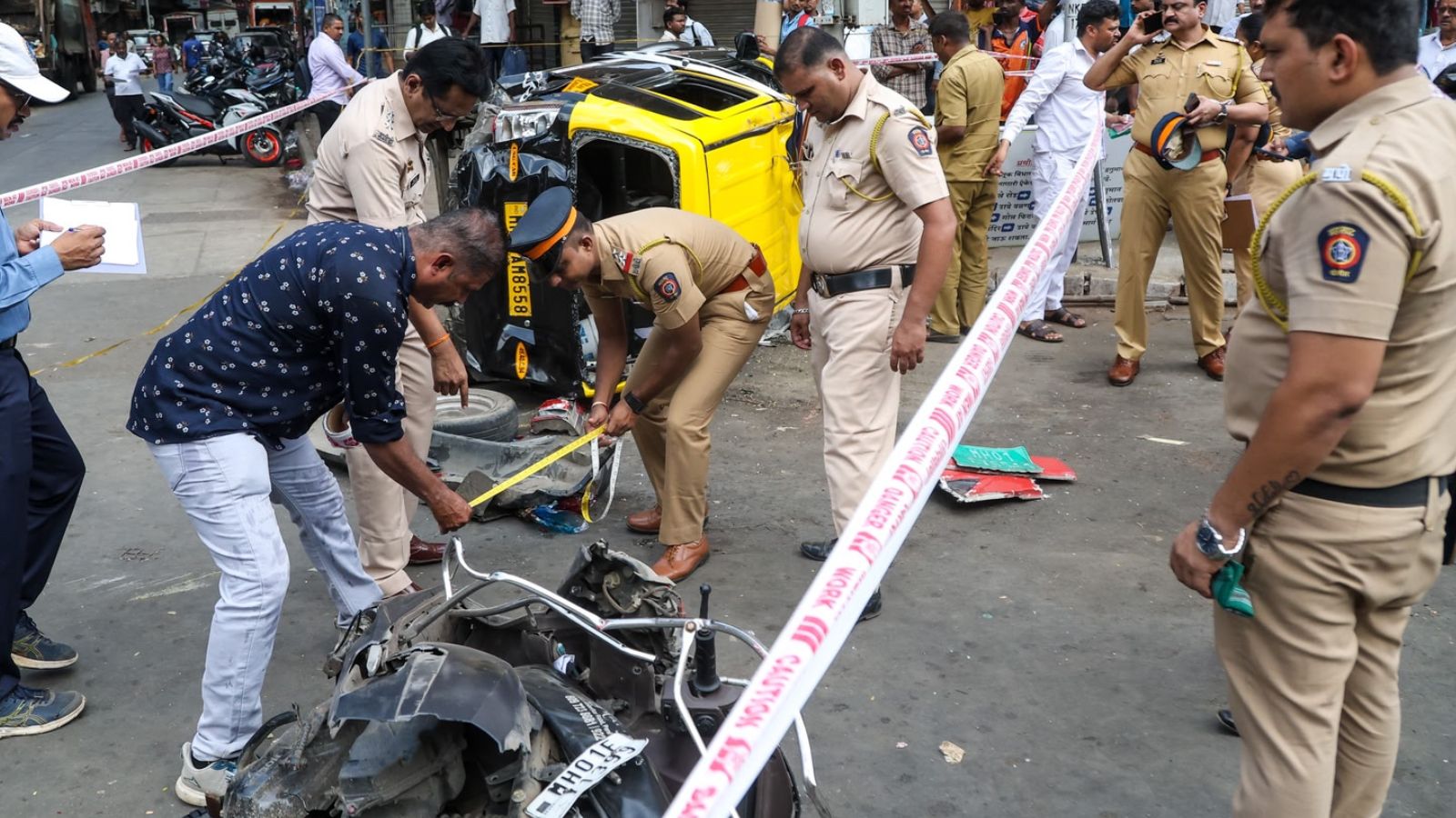 Days after Malad tragedy: One killed, 6 injured as BEST bus rams crane ...