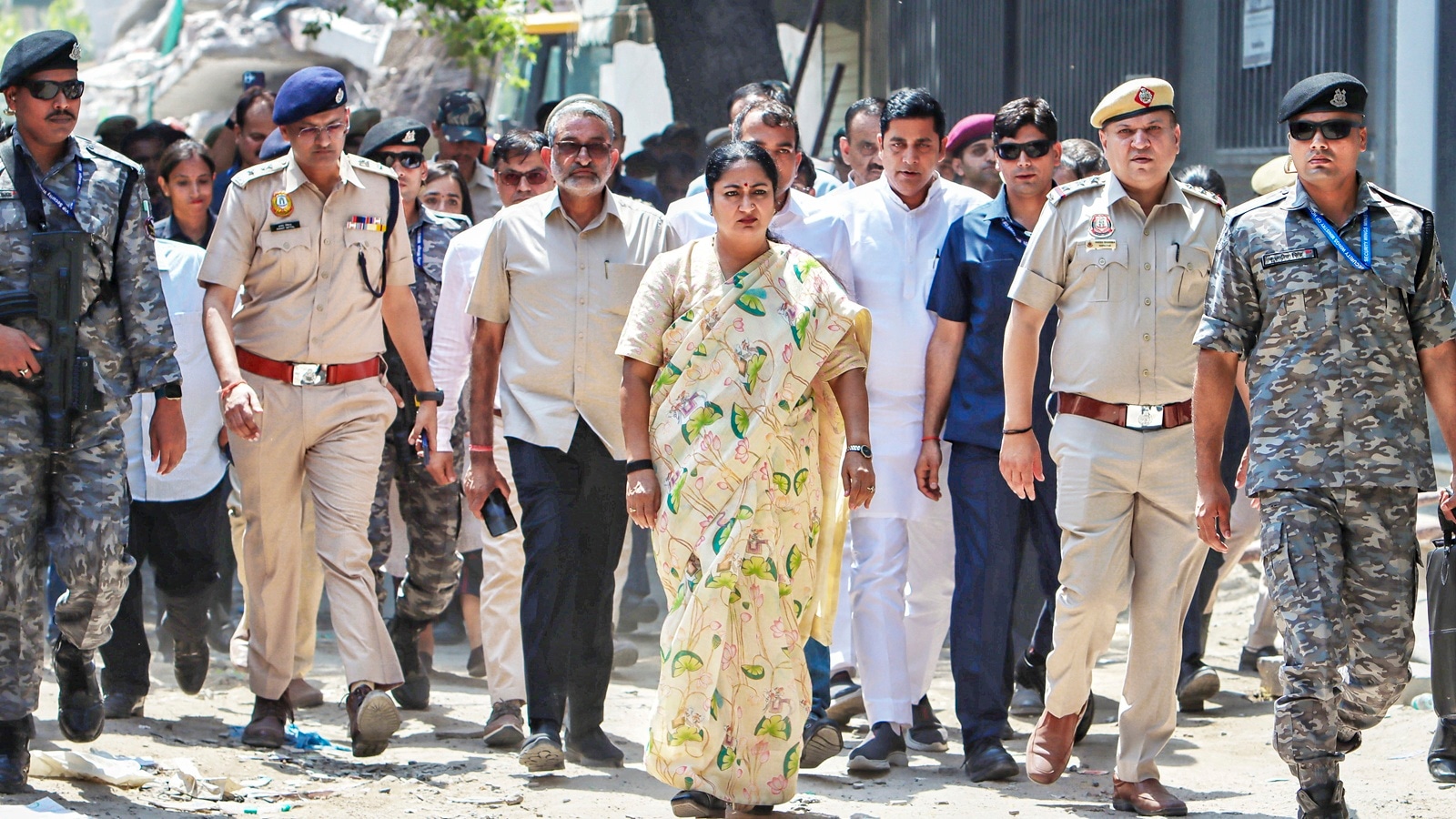 After South Delhi building collapse, CM asks MCD Commissioner to ...
