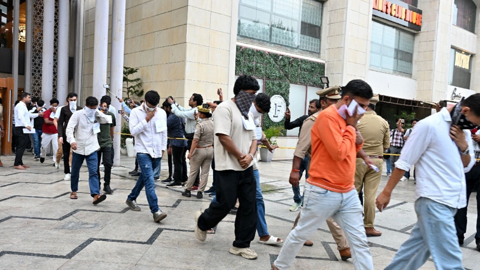 Victims in US, fraud schemes: 119 arrested in Lucknow call centre bust ...